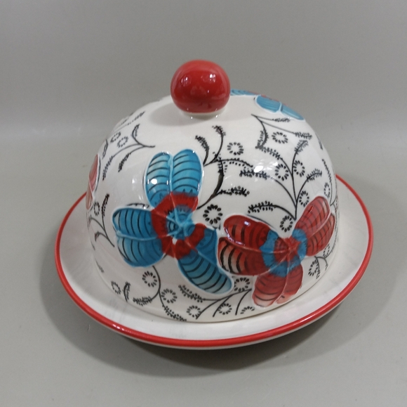 Dutch Wax | Dining | 24 Dutch Wax Ceramic Domed Butter Cheese Dish ...